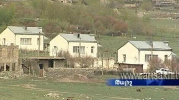 TALISH: case ricostruite con rifugi adiacenti dopo la guerra di aprile ...